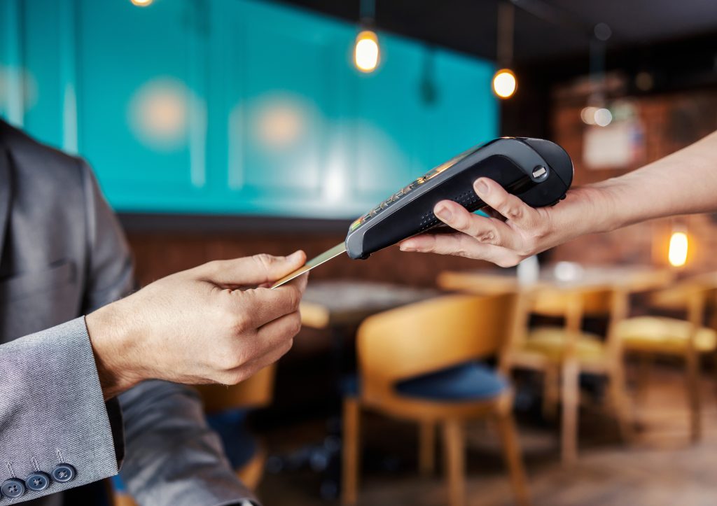 Tipping in Lima Restaurants: Know What to Expect in 2026